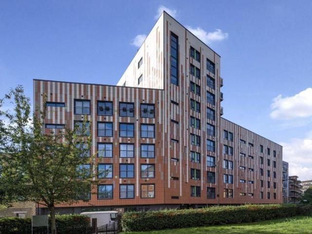 3 bedroom flat for sale
