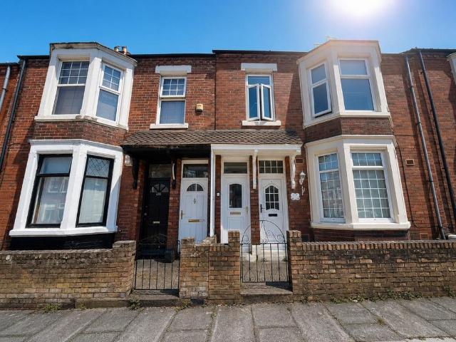 3 bedroom flat for sale