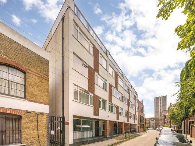 3 bedroom flat for sale