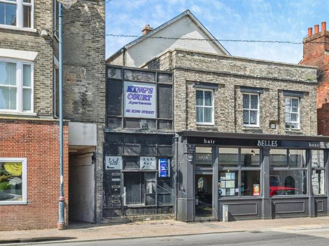 3 bedroom flat for sale