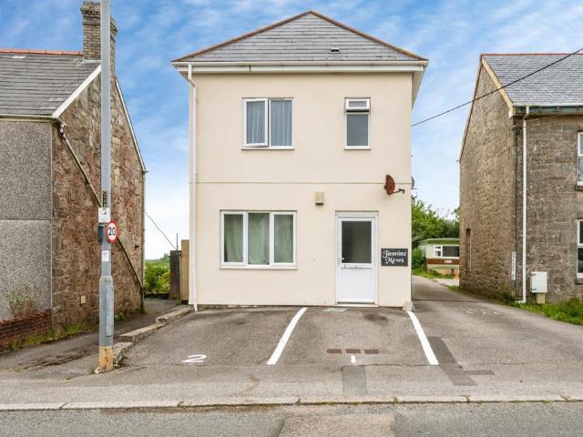 3 bedroom flat for sale