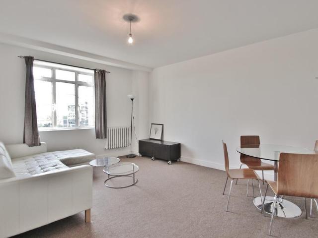 3 bedroom flat for sale