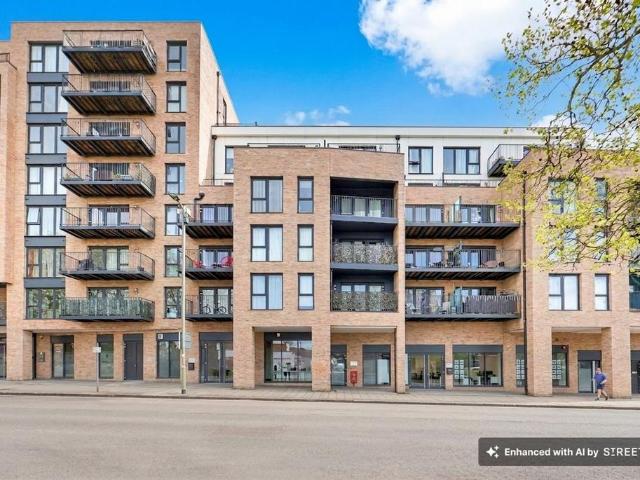 3 bedroom flat for sale