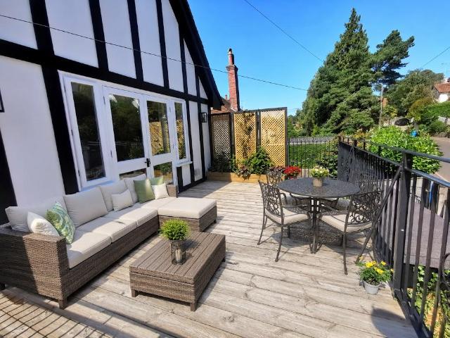 3 bedroom flat for sale