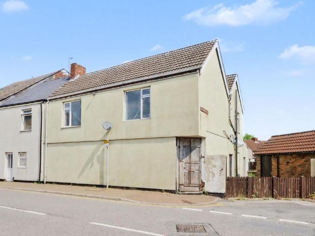 3 bedroom flat for sale