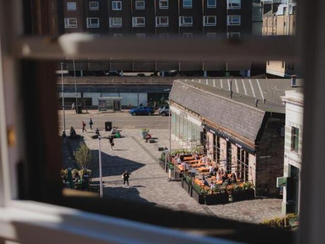 3 bedroom flat for sale in 5 Cranworth Street, Hillhead, G12