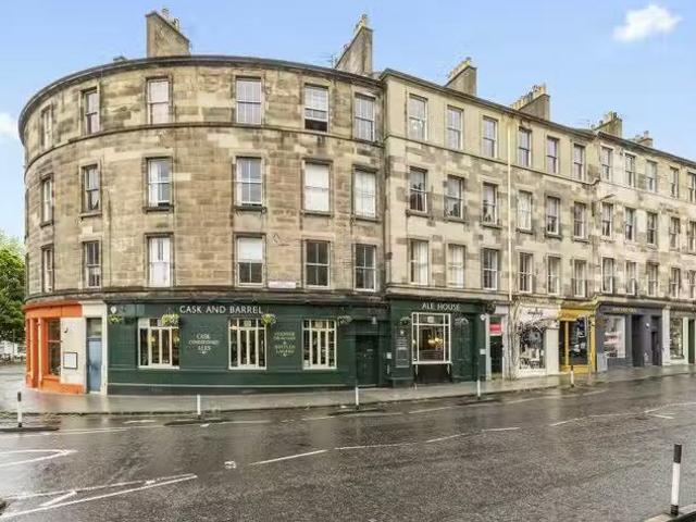3 bedroom flat for sale in 107 1F2 Broughton Street, New Tow.