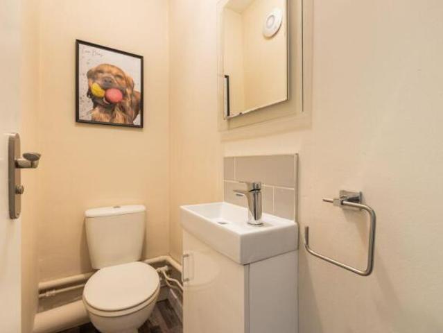 3 bedroom flat for sale in 12/2 Damside, Edinburgh, EH4 3BB, EH4