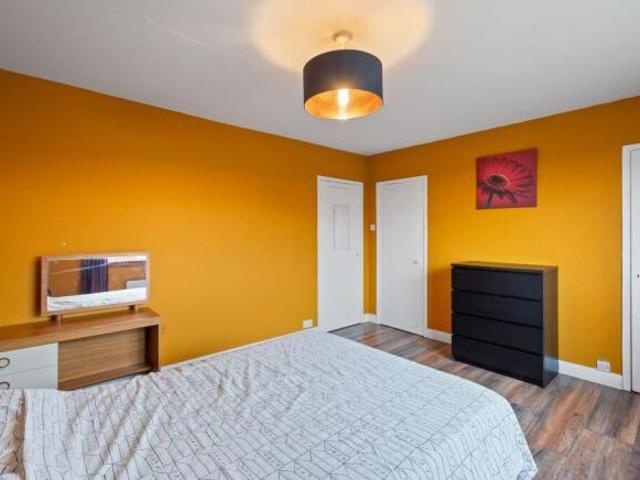 3 bedroom flat for sale in 12/6 Wester Drylaw Row, Edinburgh, EH4 2SF, EH4
