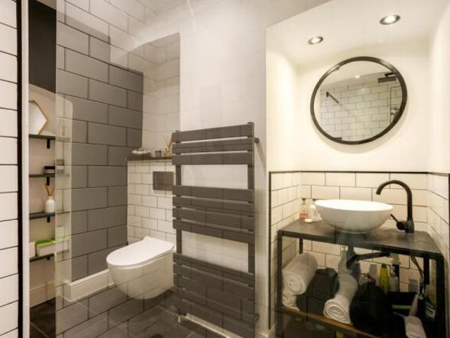 3 bedroom flat for sale in 16 17 Royal York Crescent, Bristol, BS8