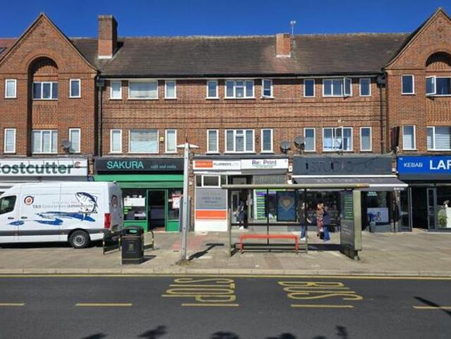 3 bedroom flat for sale in 18A Addington Road, West Wickham, Kent, BR4 9BS, BR4
