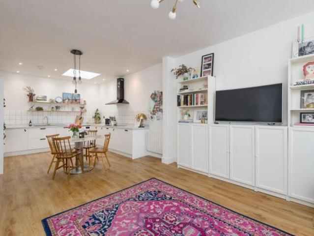 3 bedroom flat for sale in 214/1 Portobello High Street, Edinburgh, EH15 2AU, EH15