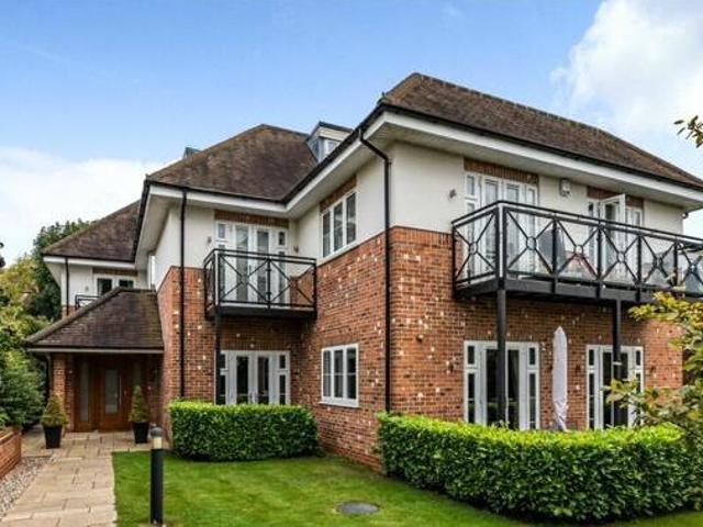 3 Bedroom Flat For Sale In 27 Chase Ridings, Enfield