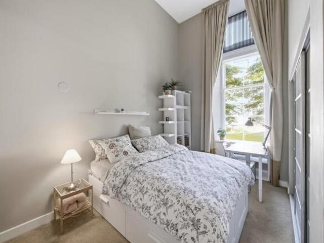 3 bedroom flat for sale in 26/2 Simpson Loan, Edinburgh, EH3