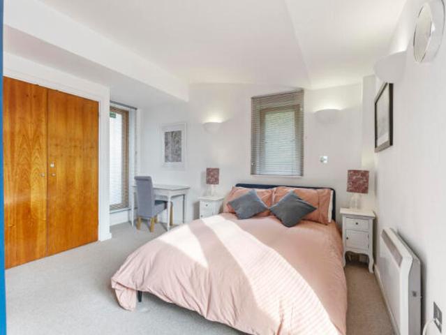 3 bedroom flat for sale in 28 Leading Edge, 80 Hotwell Road, Bristol BS8 4UJ, BS8