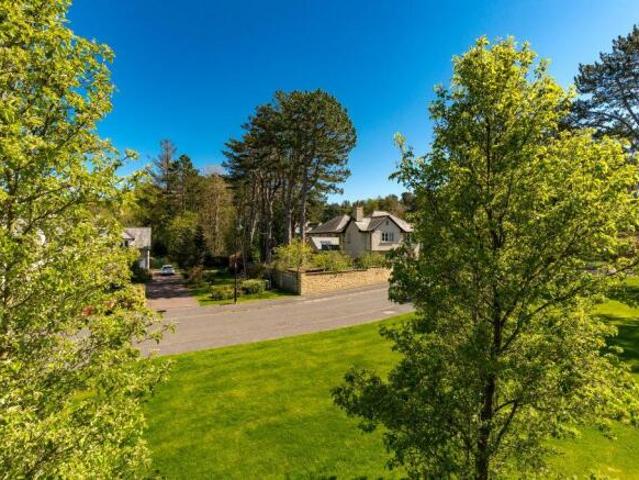 3 bedroom flat for sale in 35/7 Rattray Grove, Edinburgh EH10 5TL, EH10
