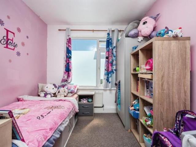3 bedroom flat for sale in Taunton Avenue, Plymouth, PL5