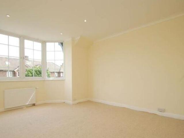 3 Bedroom Flat For Sale In Temple Fortune, London