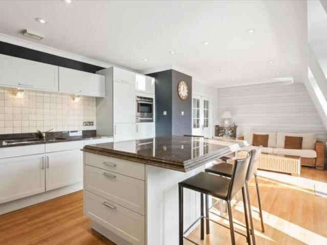 3 bedroom flat for sale in The Broad Walk, Imperial Square, Cheltenham, Gloucestershire, GL50