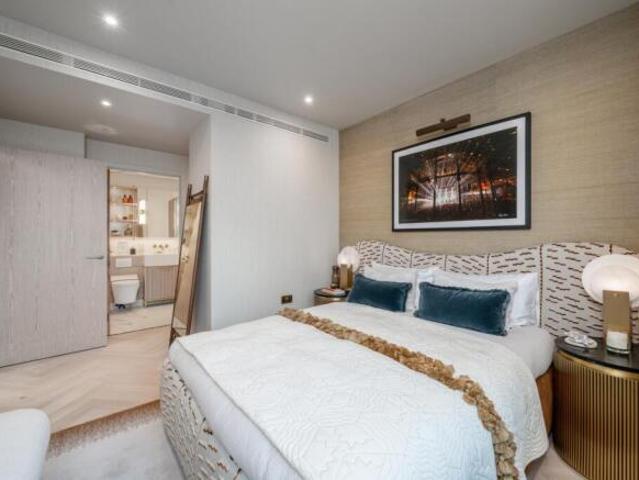 3 bedroom flat for sale in The Gallery, Chalk Farm Road, Camden, NW1