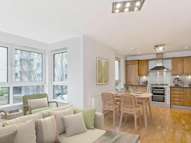 3 Bedroom Flat For Sale In The Shore, Edinburgh
