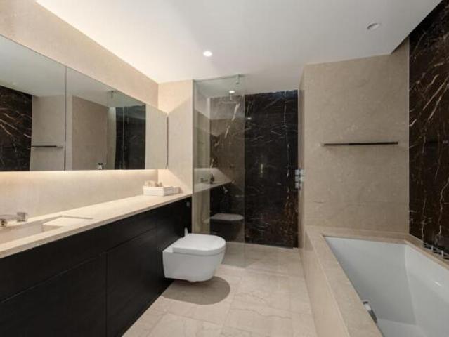 3 bedroom flat for sale in The Tower, St George Wharf Lambeth SW8