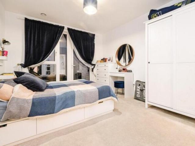 3 bedroom flat for sale in Thunderer Street, London, E13