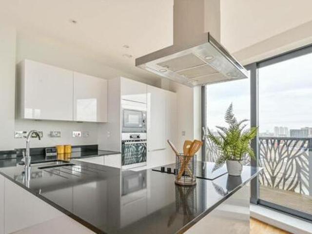 3 Bedroom Flat For Sale In Tower Hamlets, London