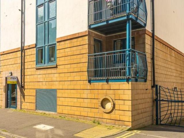3 bedroom flat for sale in Tower Place, Edinburgh, EH6