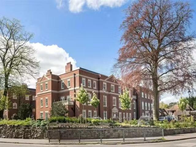3 bedroom flat for sale in Townsend Lane, HARPENDEN, AL5
