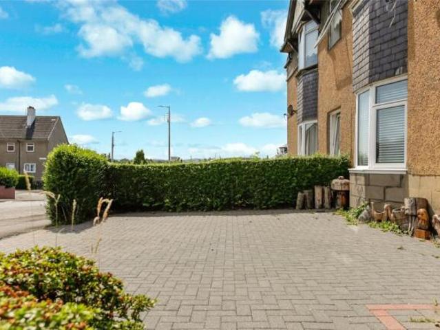 3 bedroom flat for sale in Tweedsmuir Road, Cardonald, Glasgow, G52