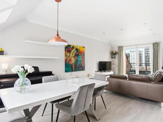 3 bedroom flat for sale in Turlow Court, Leeds, LS9