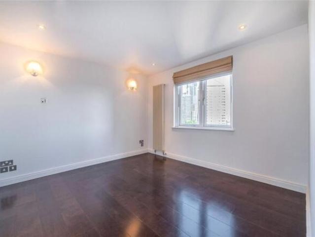 3 bedroom flat for sale in Vanguard Building, 18 Westferry Road, E14