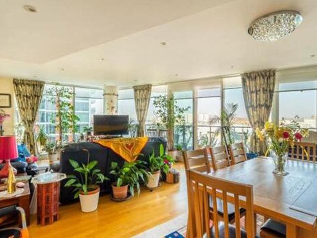 3 Bedroom Flat For Sale In Wandsworth, London