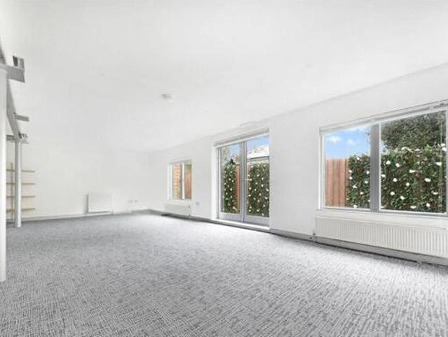 3 Bedroom Flat For Sale In Walthamstow, London