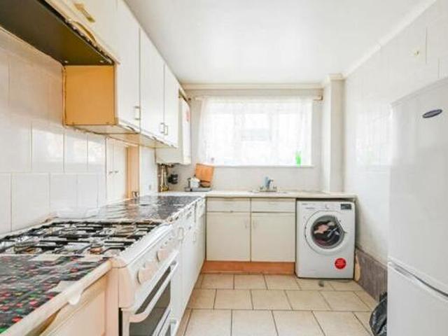 3 Bedroom Flat For Sale In Walthamstow, London
