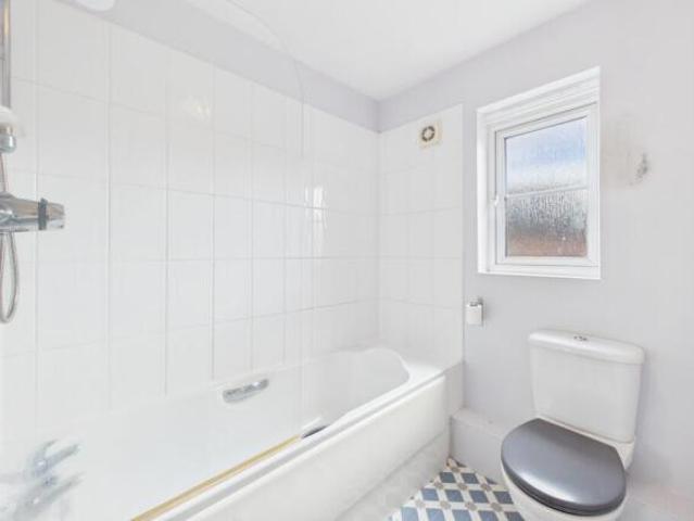 3 bedroom flat for sale in Waltheof Road, Sheffield, South Yorkshire, S2