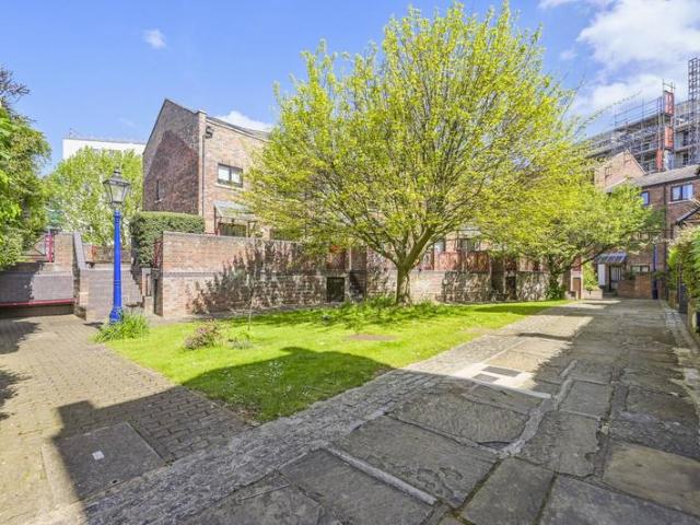 3 Bedroom Flat for Sale in Wapping Wall