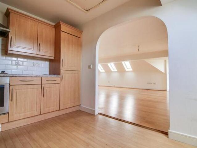 3 bedroom flat for sale in Waters Walk, Bradford, West Yorkshire, BD10