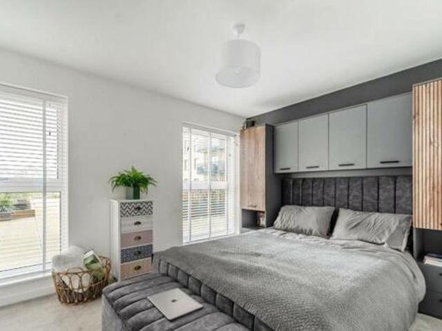 3 Bedroom Flat For Sale In Watford