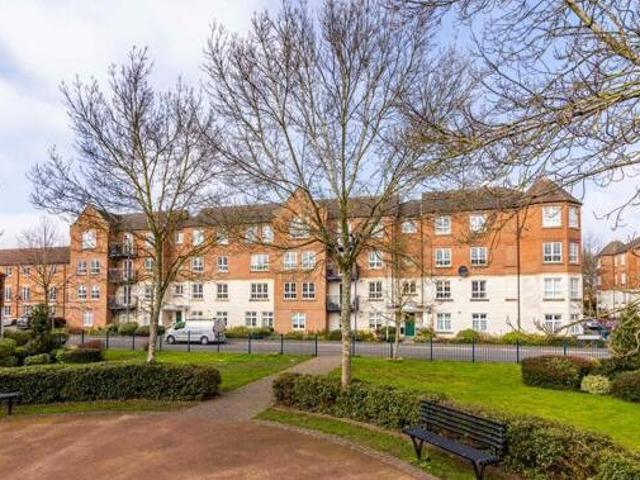 3 Bedroom Flat For Sale In West Bridgford
