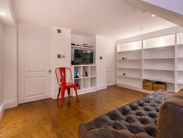 3 bedroom flat for sale in West End Lane, London, NW6