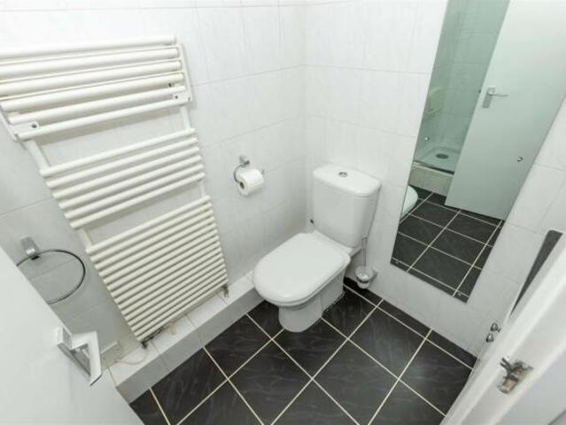 3 bedroom flat for sale in West Parade, Worthing, BN11