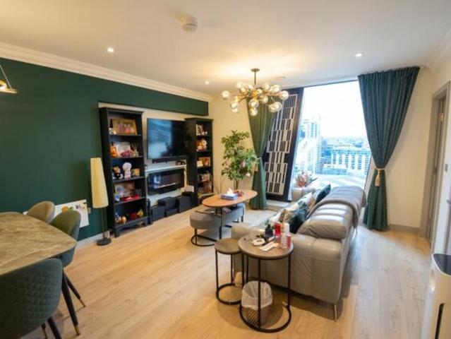 3 bedroom flat for sale in Whitworth Street West, Axis Tower, M1