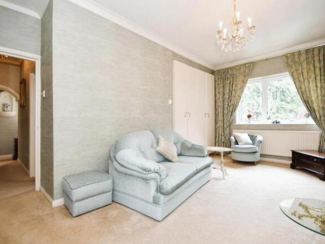 3 bedroom flat for sale in Whinfell Court, Sheffield, South Yorkshire, S11
