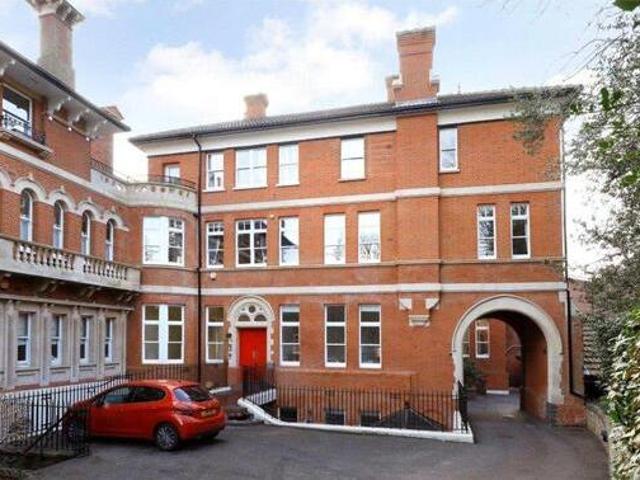 3 Bedroom Flat For Sale In Wimbledon