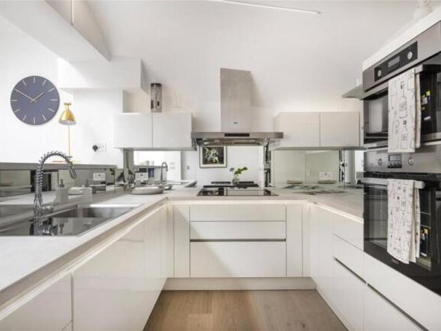 3 bedroom flat for sale in Winchester Street, Pimlico, London, SW1V