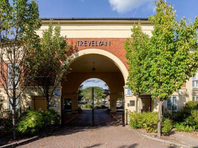 3 Bedroom Flat For Sale In Windsor