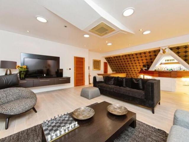 3 bedroom flat for sale in Wicks Lane, Formby, Liverpool, Merseyside, L37