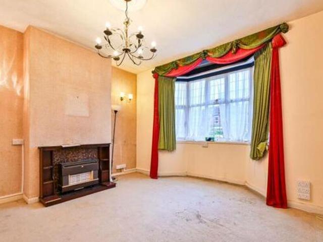 3 Bedroom Flat For Sale In Wood Green, London